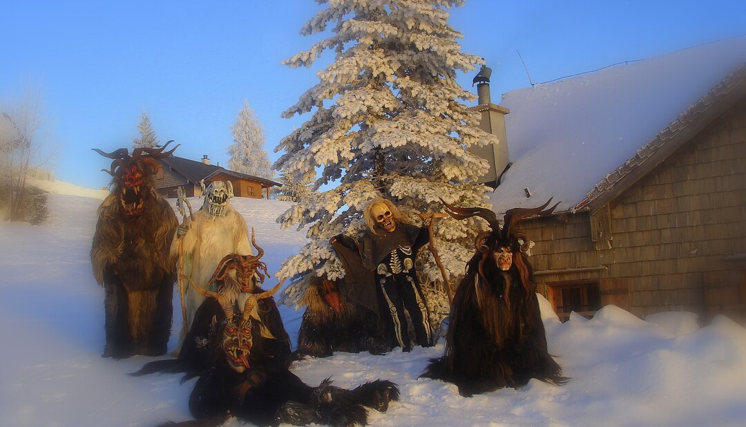 Krampus and Perchten : Advent in Salzburg : salzburg.info