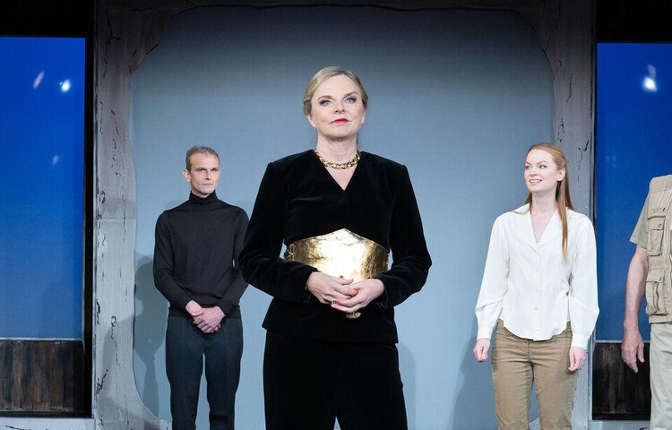 The Visit of the Old Lady : salzburg.info