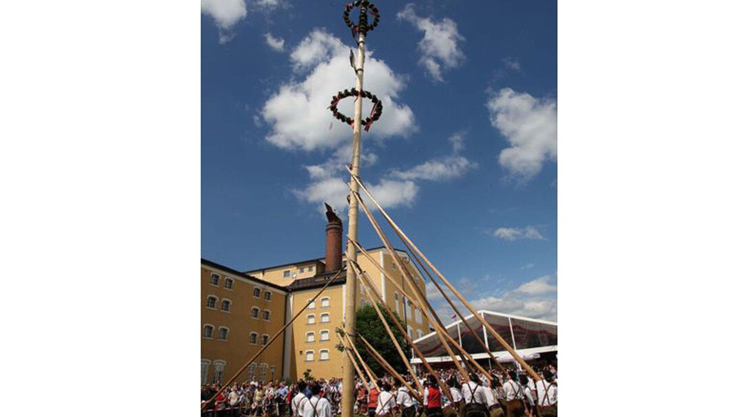 Stiegl Maypole Celebration : salzburg.info