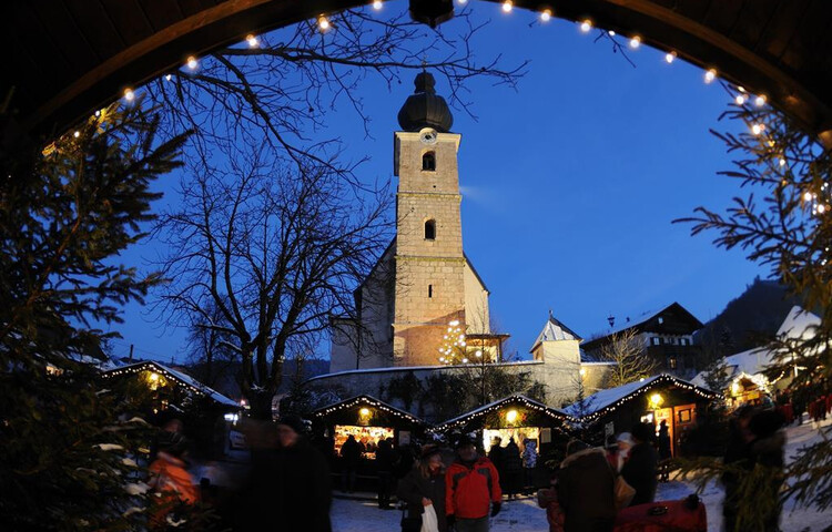 Adventmarkt St. Leonhard : salzburg.info