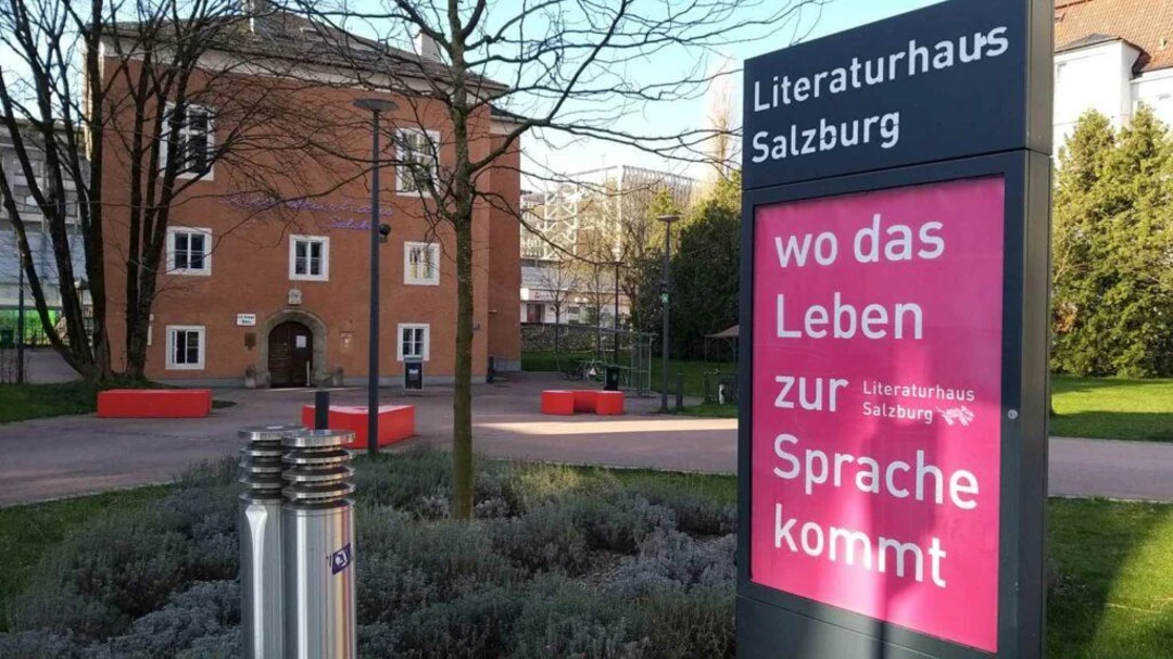 Exhibition at the Literaturhaus: Flip Book. "Micro-Stories: Page by