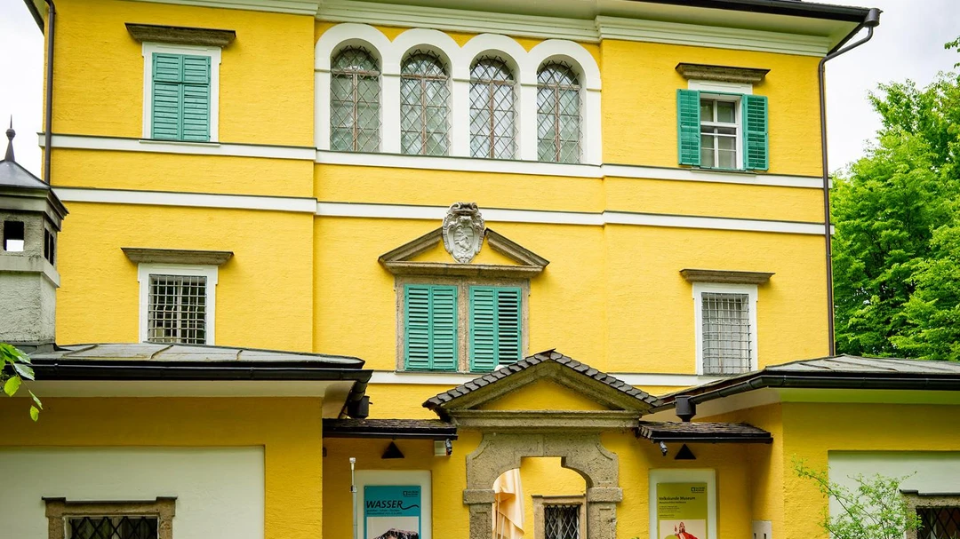 Masks, traditional costumes, cult objects - 100 years of folklore