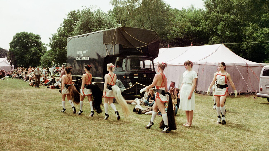 Rose English: Performance, Presence, Spectacle : salzburg.info