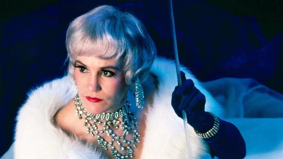 Rose English: Performance, Presence, Spectacle : salzburg.info