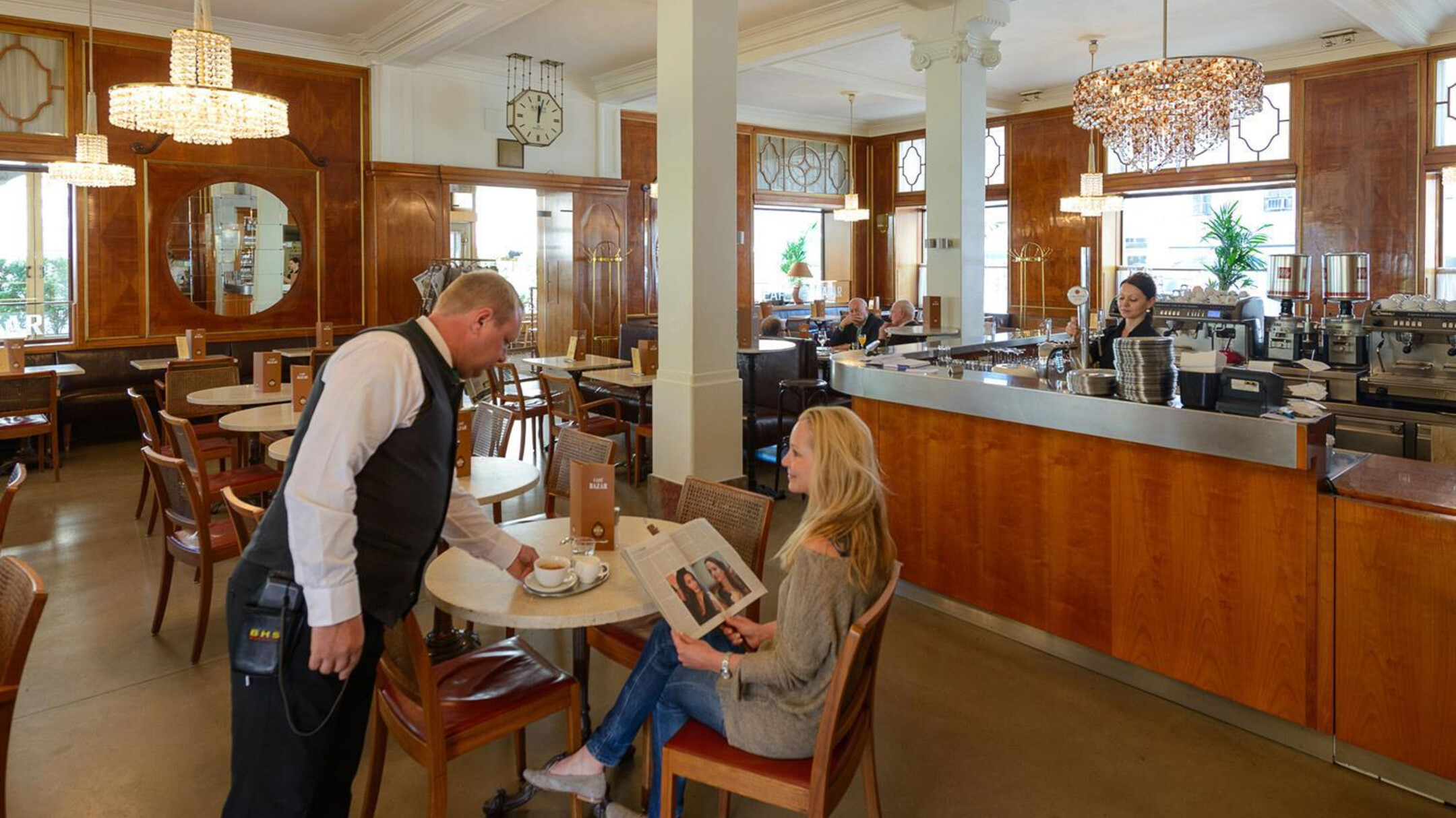 Café Bazar : Kaffeehaus - Traditionsbetrieb : salzburg.info