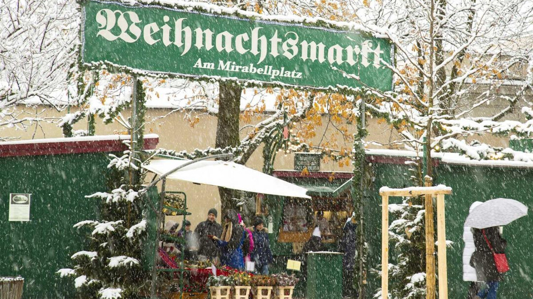 Advent Market Mirabellplatz : Christmas Markets in Salzburg