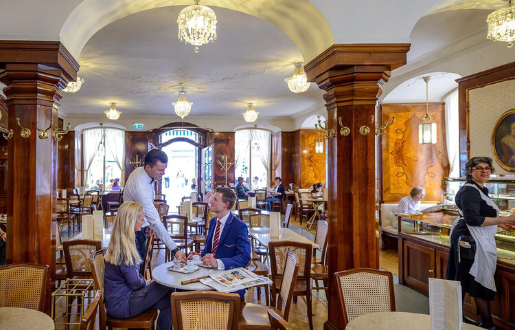 Café Tomaselli : Coffee house - Traditional Businesses in Salzburg
